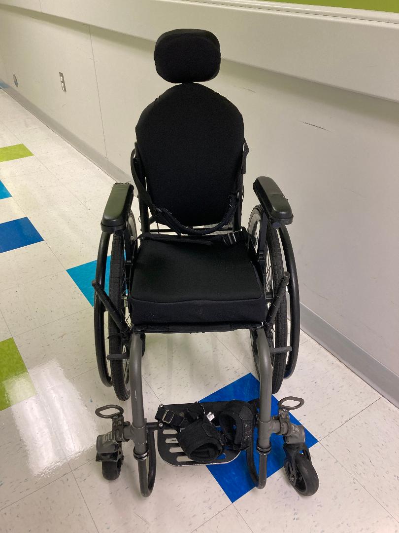 TiLite Twist rigid frame manual wheelchair, 12" wide | Children's ...