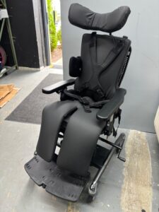 R82 XPanda adaptive seat on Strong base, size 4 | Children's Assistive ...